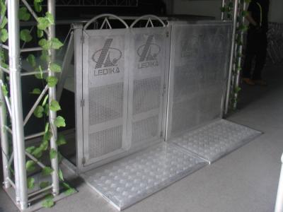 China Outdoor Folded Aluminum Alloy Metal Crowd Control Barriers With Door for sale
