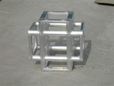 China Bolt Aluminum Square Truss Four Way Corner 300x300 mm Fast Installation for sale