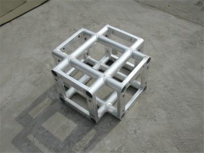 China Customized Aluminum Square Truss Segments Corners 2 / 3 / 4 / 6 Way Square Corner for sale
