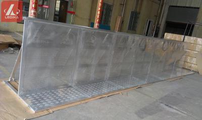 China Aluminum Alloy Crowd Control Barrier Silver Folding Fence For Big Show for sale