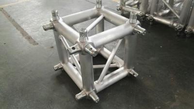 China ISO 9001 Aluminum Spigot Truss 6 Way Box Corner Stage Truss Systems 290 * 290 for sale