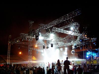 China Global Aluminum Stage Lighting Truss Spigot Arc - Shaped  Indoor for sale