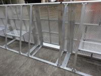 China 30kg Crowd Control Barriers Easy Assemble Concert Pedestrian Silver Barrier for sale