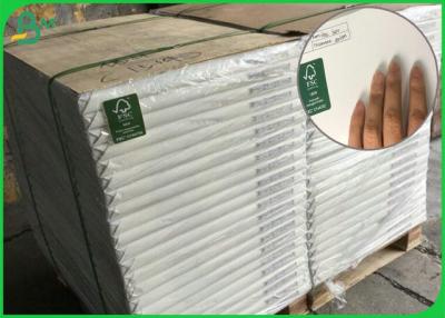 China Natural Wood Pulp Gloss White Paper 787/889/1092/1194mm Size For Making Magazine for sale