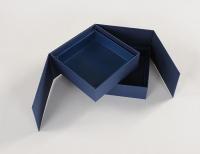 China Magnetic Closure Rigid Cardboard Gift Boxes Matte Blue Finishing Surface for sale