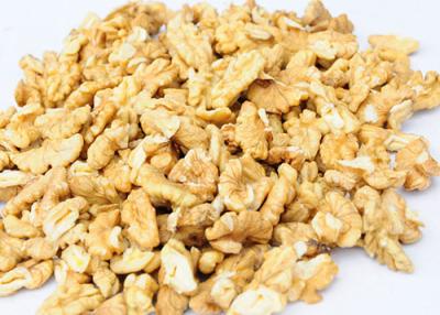 China Premium Walnut Kernel Quarters - 15.4g Protein & 63g Fat per 100g - Natural Xinjiang Origin for sale