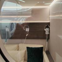 China 4 - 6 People 1.3 ATA Hyperbaric Air Pressurized Cube M Hyperbaric Healing Treatment for sale