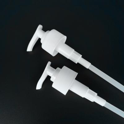 China Hot selling 24 410 white transparent plastic ribbed thread screw auto locked lotion pump for sale