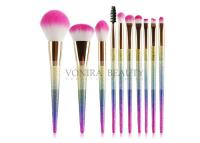 China Beautiful Facial Eye Mass Level Makeup Brushes Gradual Color Handle for sale