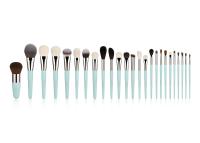 China Vonira Squirrel Goat Sable Synthetic Hair Makeup Brushes With Birch Wood Handle for sale