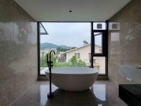China Manual Electric Aluminum Casement Windows with 5mm-12mm Glass Options and 32dB Sound Insulation for sale