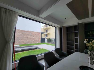 China Manual Electric Aluminum Casement Windows with 5mm-12mm Glass Options and 32dB Sound Insulation for sale