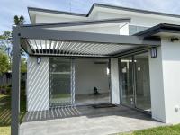 China Custom Aluminum Garden Pergola with Automatic Louver Roof - 5-Year Warranty, Powder Coating, ISO9001 Certified for sale