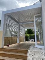 China Industrial Outdoor Aluminium Pergola with 5-Year Warranty and Custom Powder Coating Thickness Options for sale