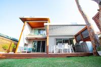 China Industrial Outdoor Aluminium Pergola with 5-Year Warranty and Custom Powder Coating Thickness Options for sale
