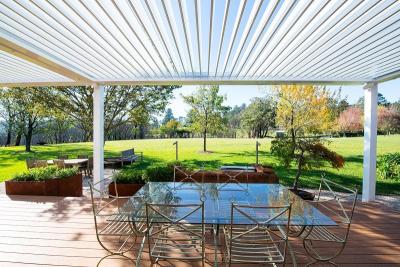 China Custom Outdoor Aluminium Pergola with Powder Coating - 5-Year Warranty, ISO9001 Certified, Custom Sizes Available for sale