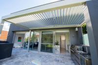China WY-Tec Glass Roof Sunroom Model WY-SR01 - Customizable Size with High UV Protection and Heat Insulation for sale