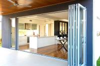 China Aluminum Folding Doors 1.0-2.0mm Frame with Powder Coating and Single/Double Glazed Glass for Commercial Use for sale