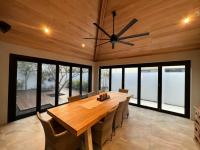 China Powder Coating Aluminum Folding Doors 1.0mm-2.0mm Thickness with 5-Year Warranty for Residential Use for sale