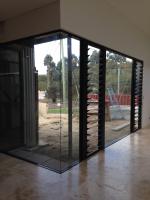 China WY-Tec Aluminum Folding Doors 1.0-2.0mm Thickness with Powder Coated Frame and 5-Year Warranty for sale