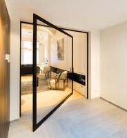 China WY-Tec Aluminium Pivot Entrance Doors with 5-Year Warranty and Thermal Insulation - Custom Sizes Available for sale