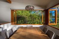 China Custom Aluminum Bifold Windows with Double Glazing - 5-Year Warranty, Stainless Steel Hardware for Residential & Commercial Use for sale