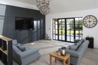 China Custom Aluminium French Doors 1.4mm-2.0mm Thickness with 5mm-12mm Tempered Glass and 5-Year Warranty for sale
