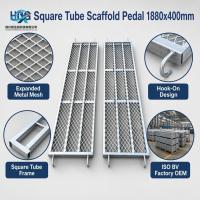 China Non Slip Steel Scaffolding Plank With Hooks / Mesh Surface EN 12811 BS 1139 for sale