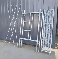 China Non Slip Steel Scaffolding Plank With Hooks / Mesh Surface EN 12811 BS 1139 for sale