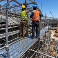 China Tubular Galvanized Scaffold Walkboard 2000mm 2400mm 3000mm 4000mm With Diamond Hole Pattern for sale