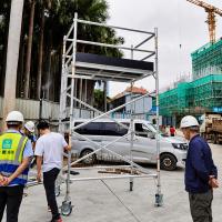 China Aluminum Mobile Scaffolding Tower with 500 kg Weight Capacity Secure Hook Locking System EN1065 Standard Construction Scaffold for sale