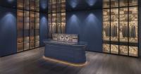 China Luxe Wave Walk - In Closet Modern Sophistication Meets Functional Elegance for sale