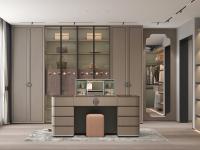 China Walk-In Closet Stainless Steel New Chinese Style with Glass Panels for sale