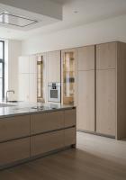 China Quarter-Sawn Pale Oak Kitchen Cabinet in 304 Stainless Steel for sale