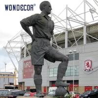 China Brown Customized Soccer Player Bronze Statue For Outdoor Plaza for sale
