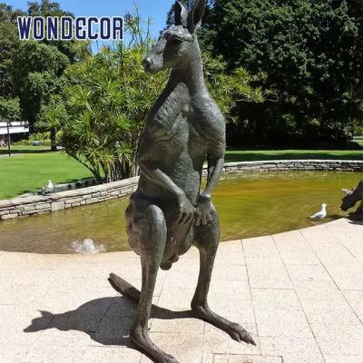 China Metal Casting Life Size Kangaroo Statue Zoological Decoration for sale