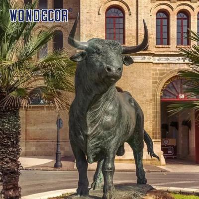China Outdoor decorative metal animal life size cast bison Bronze sculpture for sale
