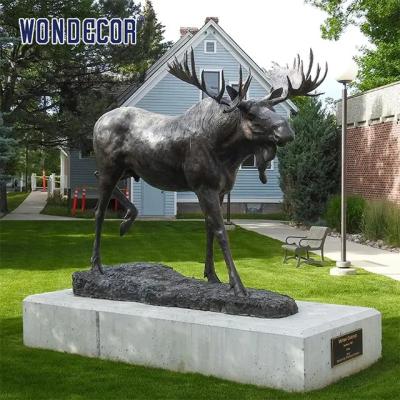 China Large animal wild decoration garden home artwork brass moose sculpture for sale