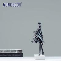 China A Small Abstract Metal Art Leisure Beautiful Bronze Sculpture for sale