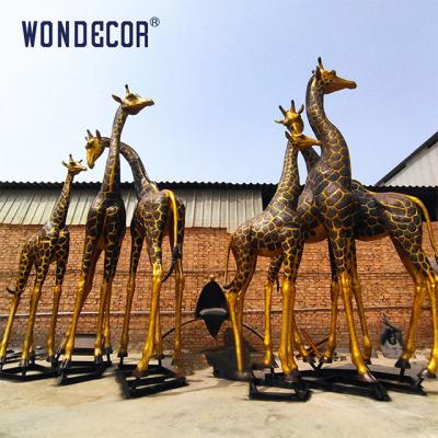 China Outdoor Casting Statue Bronze Giraffe Sculptures for Garden for sale