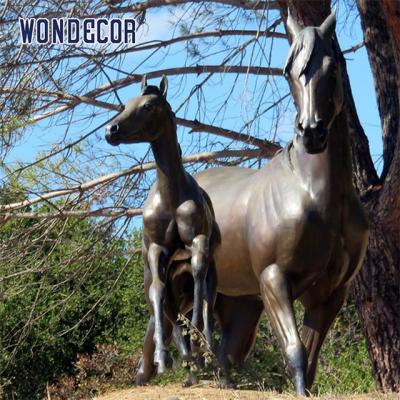 China Life Size Lifelike Metal Animal Bronze English Thoroughbred Horse Statue for sale