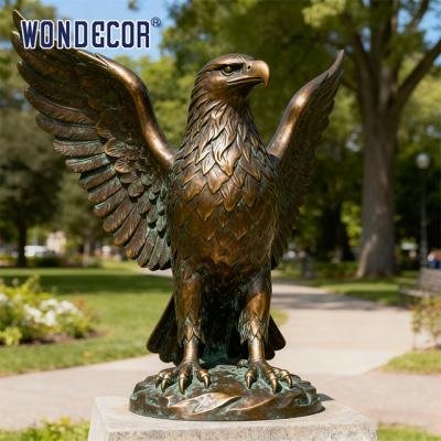 China Outdoor Large Retro-style Bronze Eagle Sculpture for sale