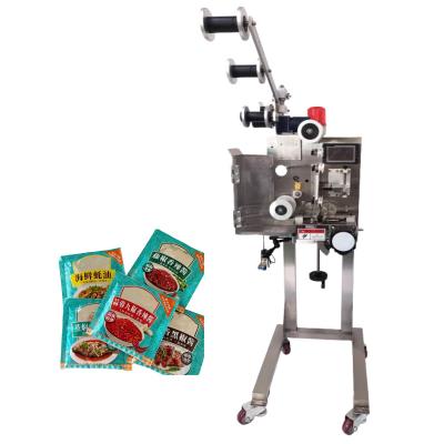 China Paper Plastic Aluminum Foil Desiccant Inserter 220 Bags/Min Automatic for sale