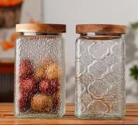 China Retro Embossed 500ml 1L Square Airtight Storage Jar Sealed Glass Container With Acacia Wooden Lid for sale
