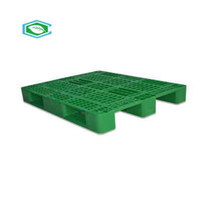 China Injection Molded Reusable Plastic Pallets 9 Feet 3 Runners High Density HDPE for sale