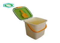 China Portable Airtight Square Pet Food Storage Bin For Fresh Dry Food Storage for sale