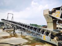 China Industries Mobile Belt Conveyor Mobile Stacker Conveyor Transport Building Materials for sale