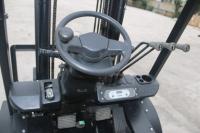 China CE Certification LPG Counterbalance Forklift 1.8 Ton With Human Based Hydraulic Steering Handle for sale