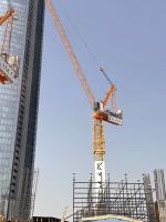 China Potain MCR225 Used Tower Crane - 14 Ton Capacity, 55m Jib for Urban Construction Projects for sale