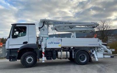 China Top Brand HB56K 56m Articulated Boom Concrete Pump Truck for sale